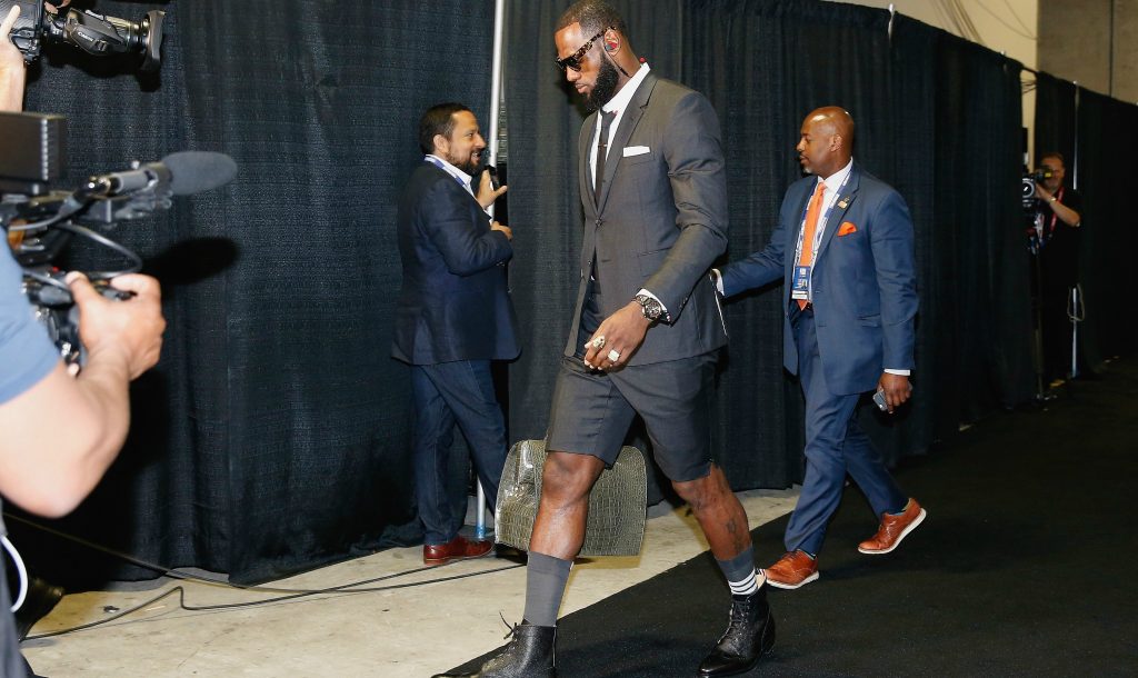 LeBron James e Kim Kardashian, look che non passano inosservati | Radio ...