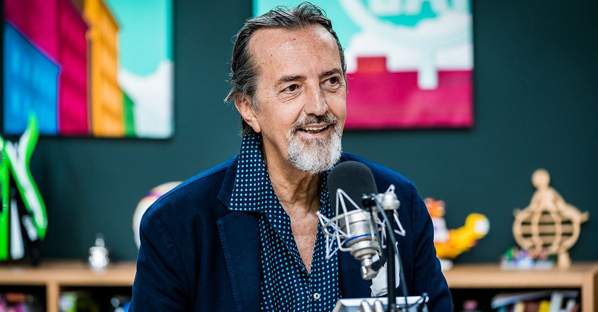 Giovanni Gastel presenta l'asta benefica 'Una Mano per AIL' | Radio Deejay