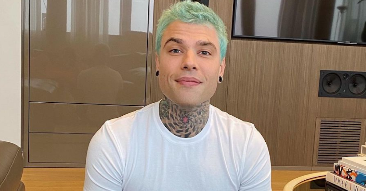 Fedez presenta il Fondo per aiutare i lavoratori dello spettacolo. Già ...
