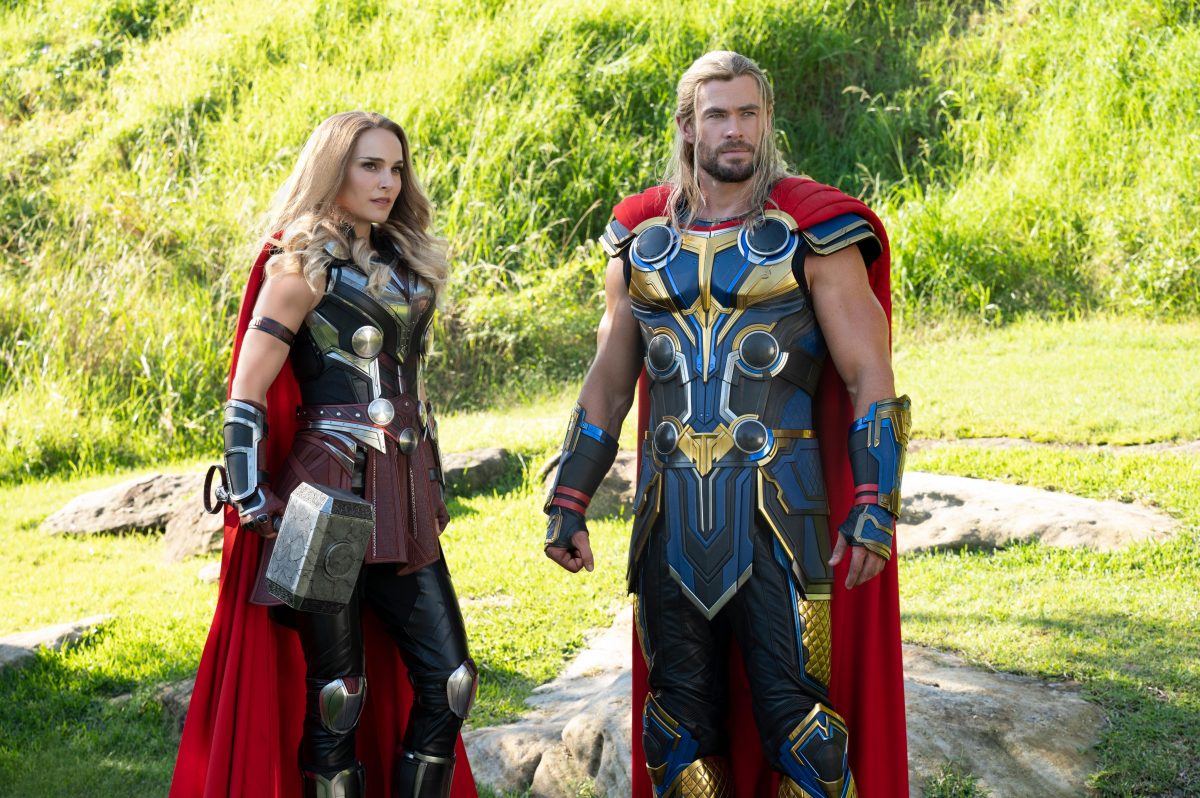 Chris Hemsworth fisico da dio in Thor. L'allenamento | Radio Deejay